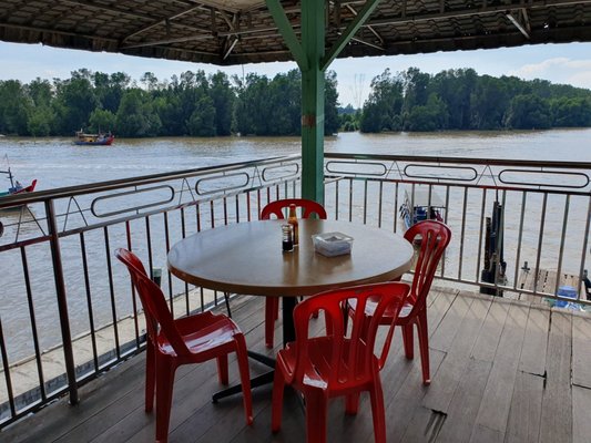 RESTORAN TEPI SUNGAI - Updated September 2024 - 12 Photos - Jalan ...