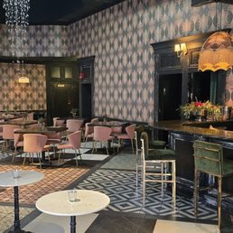 TABLE 33 - Updated December 2025 - 492 Photos & 409 Reviews - 45 W 4th ...