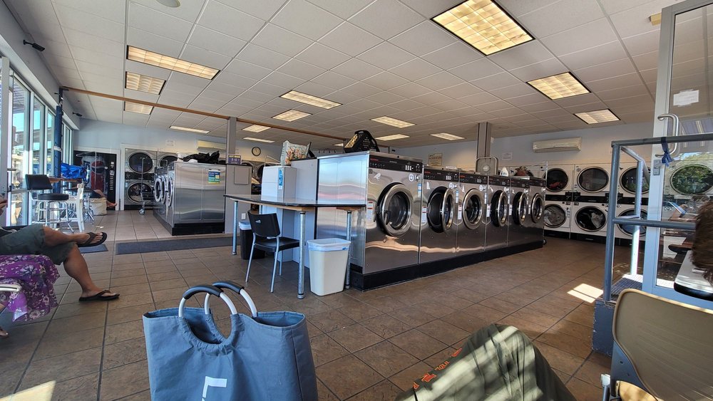 LUNAR LAUNDRY - Updated December 2025 - 42 Photos & 203 Reviews - 700 ...
