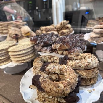 CARMEL BAKERY - Updated May 2025 - 1577 Photos & 1133 Reviews - Ocean ...