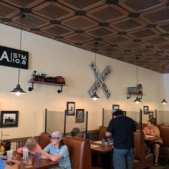 THE SIDE RAIL - Updated December 2025 - 29 Photos & 54 Reviews - 17 E ...