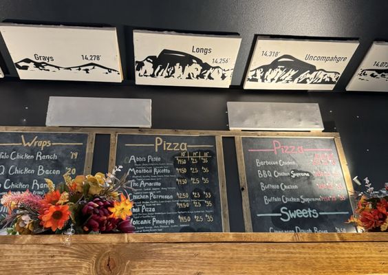 PALISADE PIZZA AND POURHOUSE - Updated December 2025 - 44 Photos & 41 ...