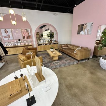 UNCOMMON JAMES - Updated January 2026 - 389 Photos & 605 Reviews - 601 ...