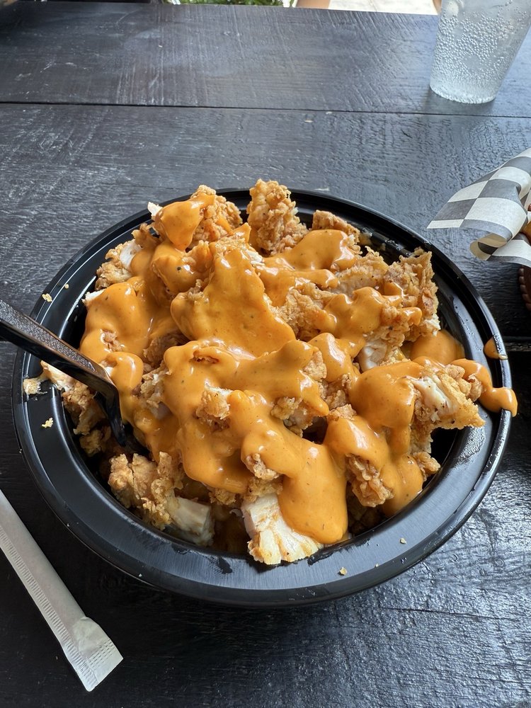 POUNDTOWN BURGERS - Updated September 2025 - 10 Reviews - 208 W Water ...