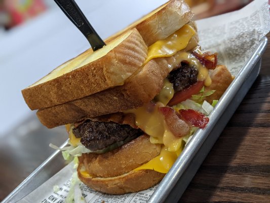 TWISTED BURGER ROUND LAKE - Updated September 2024 - 28 Photos & 52 ...