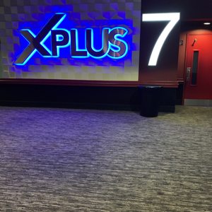 SHOWCASE CINEMA DE LUX FARMINGDALE - 67 Photos & 109 Reviews - Cinema ...