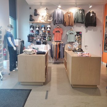 SNOBAHN - Updated December 2025 - 72 Photos & 56 Reviews - 6955 S York ...