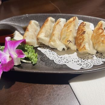 TOMO 68 - Updated January 2025 - 198 Photos & 140 Reviews - 174 ...