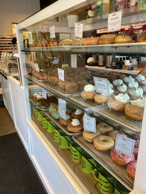 DOE DONUTS - 1110 Photos & 670 Reviews - 4110 NE Sandy Blvd, Portland ...
