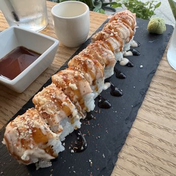 SUSHI VICE - Updated May 2025 - 65 Photos & 44 Reviews - 323 Laskin Rd ...