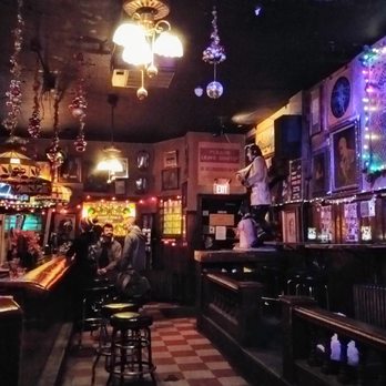 INNERTOWN PUB - 36 Photos & 221 Reviews - 1935 W Thomas St, Chicago ...