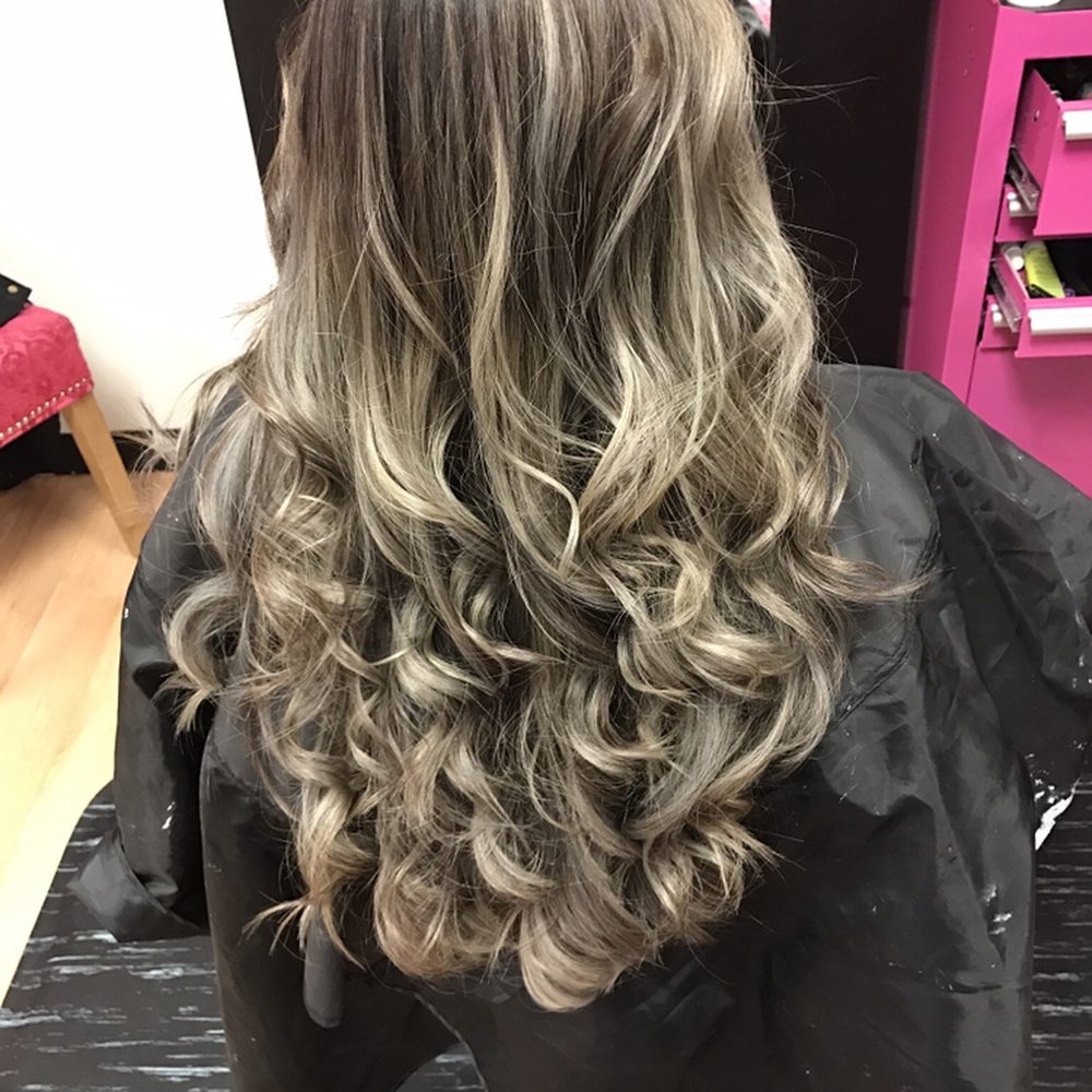 Novia De Logan Grove