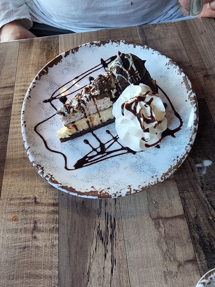 DUKE’S PLACE BOTTOMS UP BAR & GRILL - Updated December 2025 - 15 Photos ...