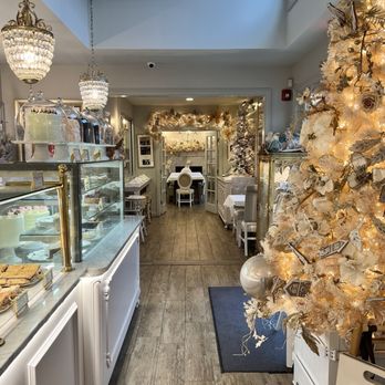 THE CAKE BAKE SHOP BY GWENDOLYN ROGERS-BROAD RIPPLE VILLAGE - Updated ...