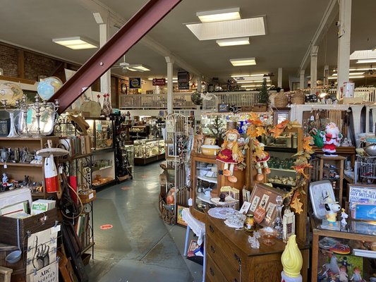 WHISTLESTOP ANTIQUES - Updated December 2025 - 91 Photos & 52 Reviews ...