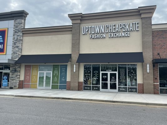 UPTOWN CHEAPSKATE - Updated October 2025 - 13180 Clemson Blvd, Seneca ...