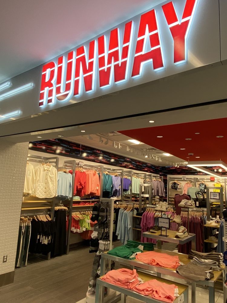 RUNWAY - Updated November 2025 - 200 Upper Terminal Dr, Fort Lauderdale ...