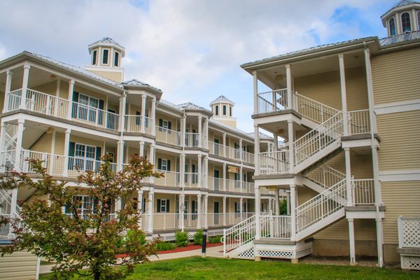 HOLIDAY INN CLUB VACATIONS OAK N SPRUCE RESORT - SOUTH LEE - 99 Photos ...