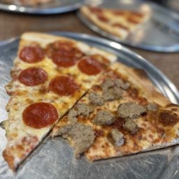 MOON RIVER PIZZA - Updated August 2025 - 575 Photos & 475 Reviews ...