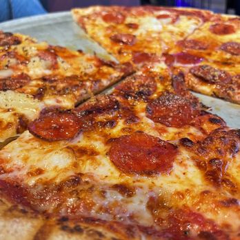 PARRY’S PIZZERIA & TAPHOUSE - Updated July 2025 - 59 Photos & 33 ...