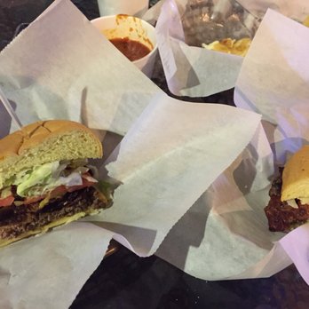 LAKEVIEW BURGERS AND SEAFOOD - Updated June 2025 - 98 Photos & 148 ...