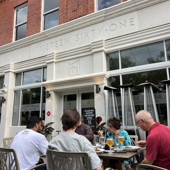 NINETEEN 61 - Updated December 2025 - 1001 Photos & 708 Reviews - 215 E ...