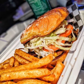 ALOHA SMASH BURGER - WAIKIKI - Updated October 2025 - 100 Photos & 105 ...