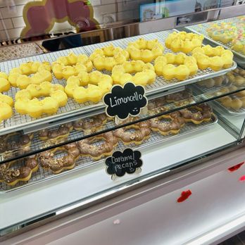 MOCHIBEES DONUT CAFE - Updated December 2025 - 79 Photos & 29 Reviews ...