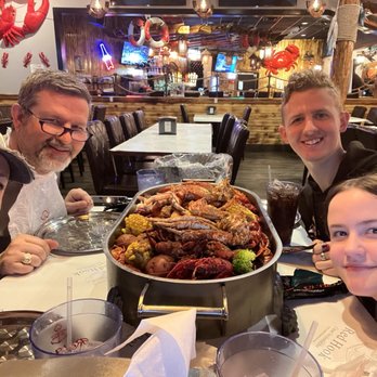 RED HOOK - Updated February 2025 - 58 Photos & 77 Reviews - 2844 New ...