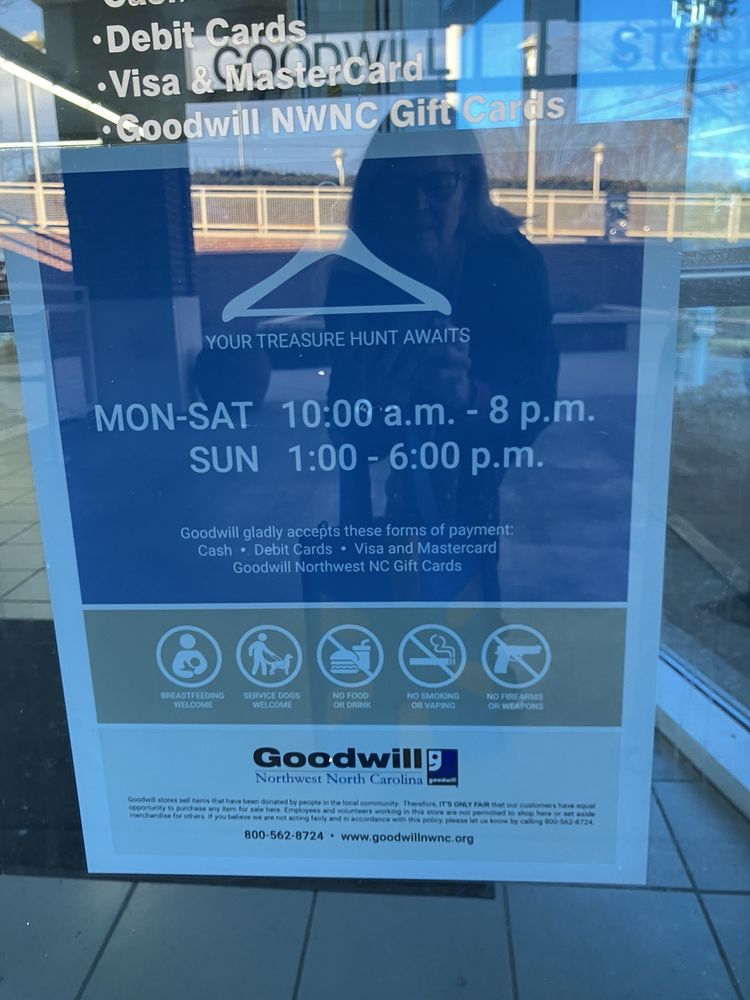 GOODWILL - Updated August 2025 - 14 Reviews - 2701 University Pkwy ...