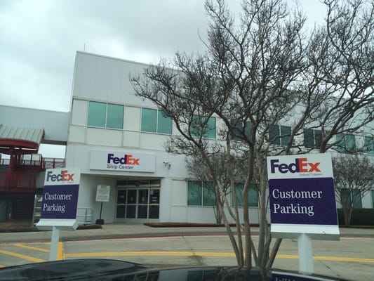 FEDEX SHIP CENTER - Updated November 2025 - 2001 B World Wide Dr, Fort ...
