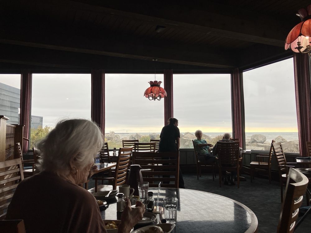 LIGHTHOUSE INN ON LAKE MICHIGAN - Updated April 2026 - 24 Photos & 67 ...