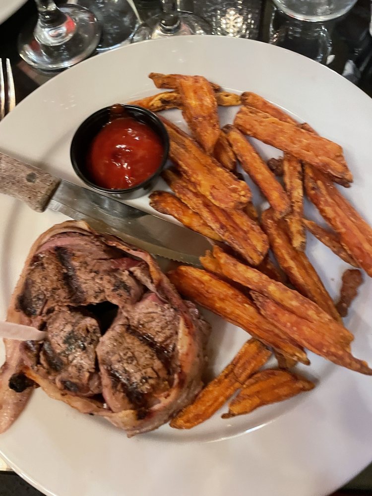 LITTLE BEAR INN - Updated June 2024 - 18 Photos & 65 Reviews - 1700 I ...