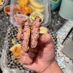 Looneys Pub South - Reserve Now - Pubs - Updated June 2025 - 220 Photos ...