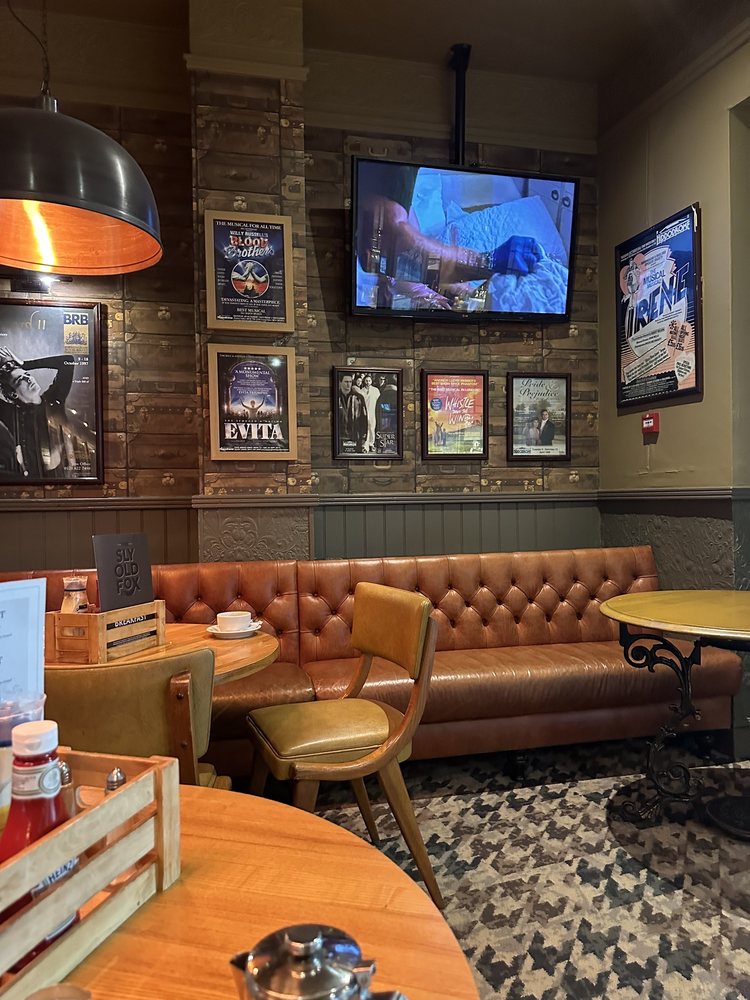 THE OLD FOX - Updated May 2025 - 17 Photos & 15 Reviews - 54-56 Hurst ...