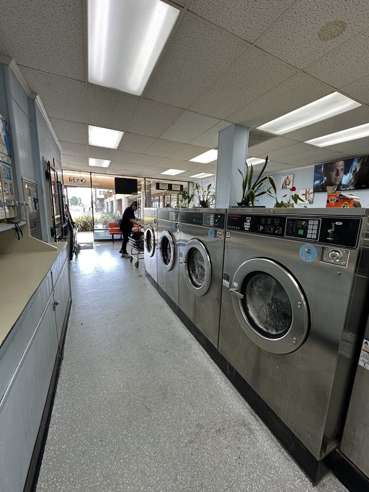 TIPTOP COIN LAUNDRY - Updated September 2025 - 30 Photos & 36 Reviews ...