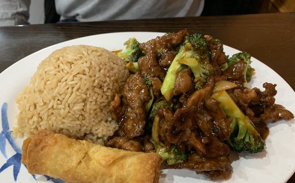 CHINA LILY - 10 Photos & 28 Reviews - 902 Delta Ave, Gladstone ...