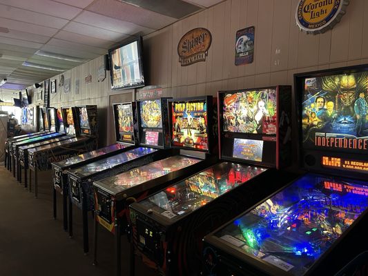 POCKETEER BILLIARDS AND BAR - Updated September 2025 - 252 Photos & 37 ...