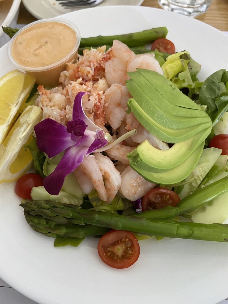 FLYING FISH & GRILL - 2161 Photos & 1999 Reviews - 211 San Mateo Rd ...