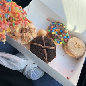 GLAZE’N DAZE DONUTS - 253 Photos & 148 Reviews - 39 Greenville Ave, Johnston, RI - Menu - Yelp