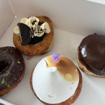 MAGIC DONUTS & COFFEE - Updated September 2024 - 316 Photos & 136 ...