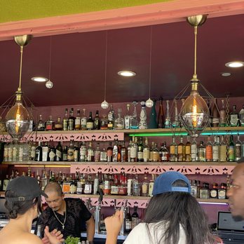 DARLING AVIARY - Updated January 2025 - 781 Photos & 644 Reviews - 712 ...