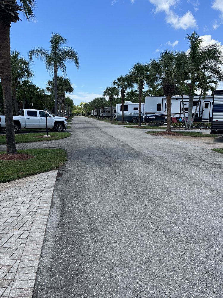 NEOPOLITAN COVE RV RESORT - 3790 Tamiami Trl E, Naples, Florida - RV ...