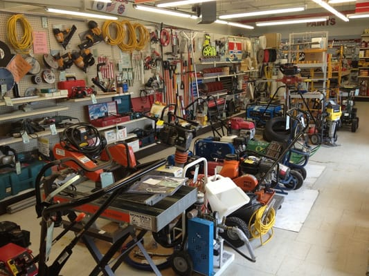 HOWARD’S HARDWARE HANK - Updated August 2025 - 28 Photos - 379 Dettloff ...