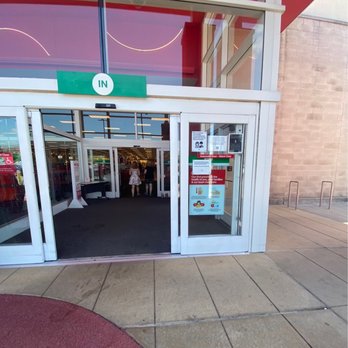 TARGET - Updated December 2025 - 52 Photos & 60 Reviews - 5001 Holt Ave ...
