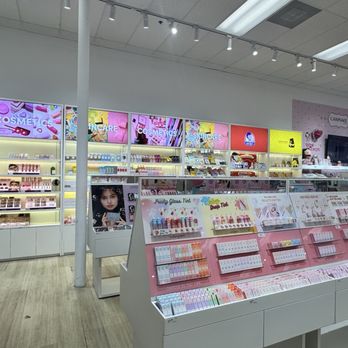 MINISO - Updated October 2025 - 165 Photos & 26 Reviews - 9749 Baseline ...