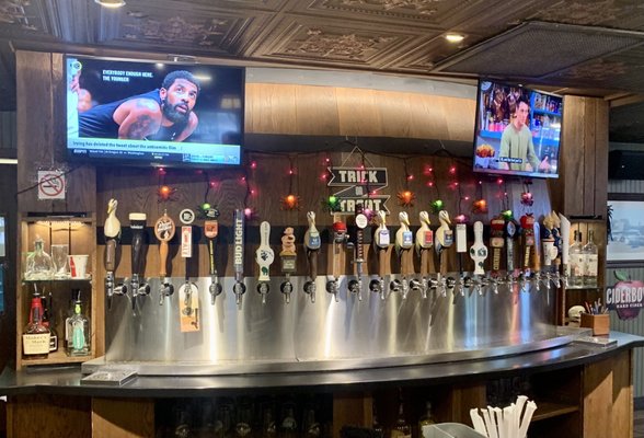 HILLTOP PUB AND GRILL - 132 Photos & 172 Reviews - 4901 Main St ...