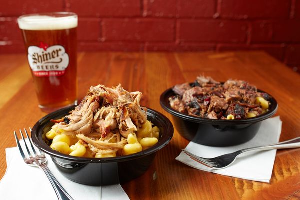 OFF THE RAILS BARBEQUE AND DRAFTHOUSE - Updated December 2025 - 142 ...
