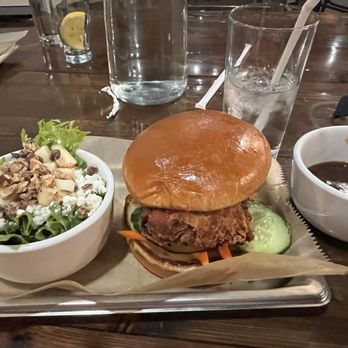 TAPPED - TAPHOUSE & KITCHEN - Updated March 2025 - 157 Photos & 261 ...