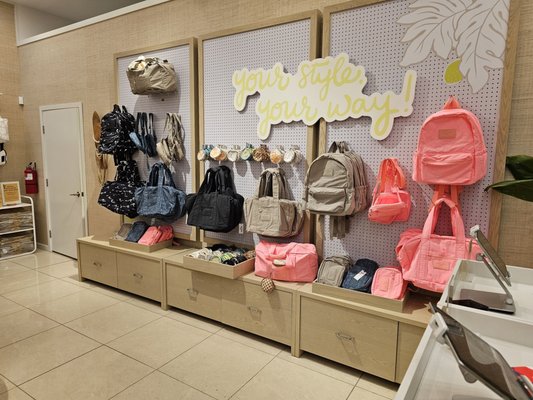 ALOHA COLLECTION - ALA MOANA CENTER - Updated September 2025 - 100 ...